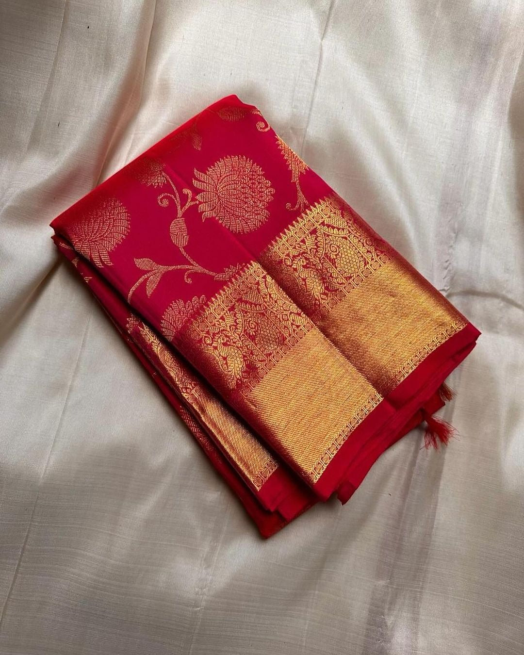 Akruti - Red Banarasi Silk Saree with Zari Weaving Border – Pattuvaa
